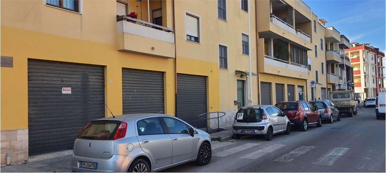 locale commerciale in vendita a quartu sant'elena