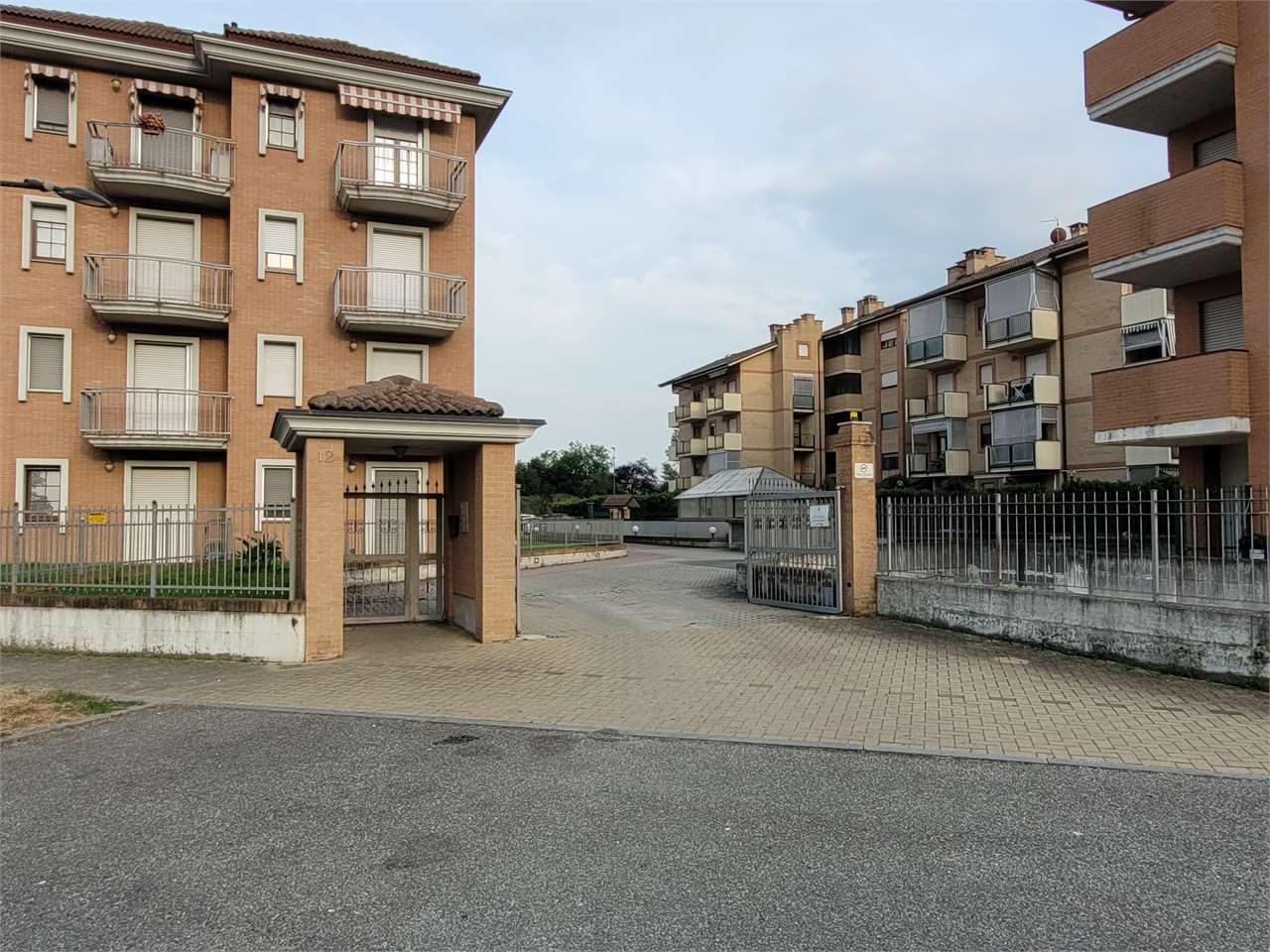 garage in vendita a rivalta di torino