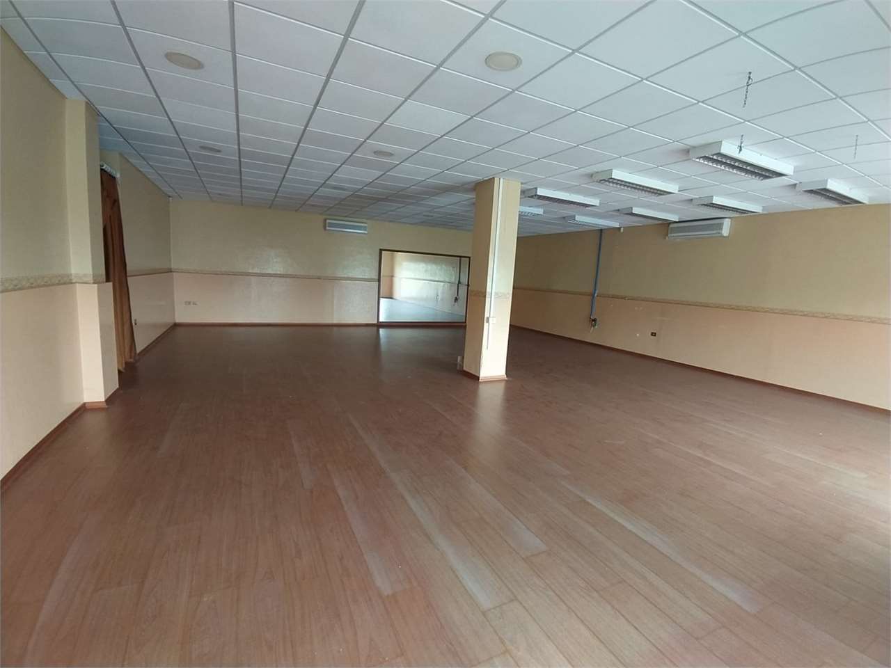 locale commerciale in vendita a frosinone Periferia